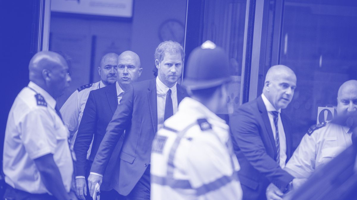 Murdoch’s newspapers settle with Prince Harry, issue hacking apology ...